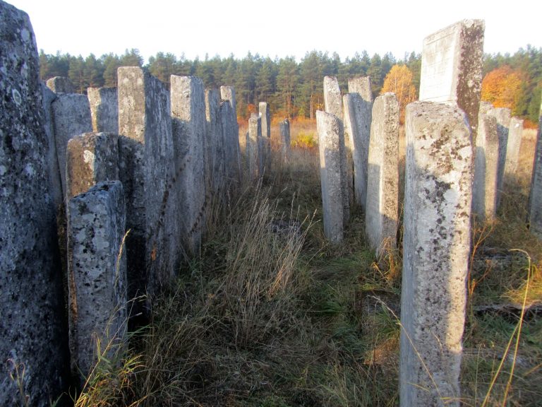 Juutalaiset perinteet kuolemaan, hautaukseen ja suruun - Rohatynin ...